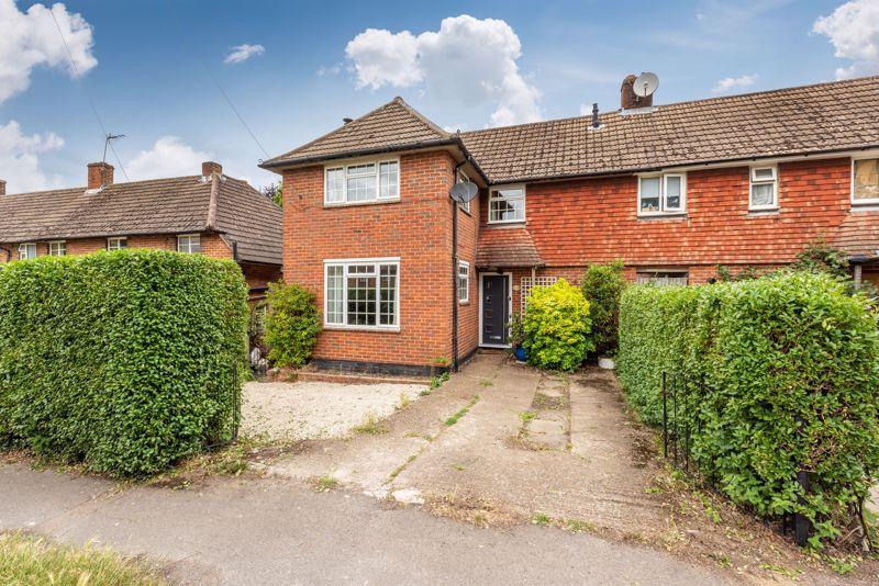 Bookham 3 bed end of terrace house - £525,000