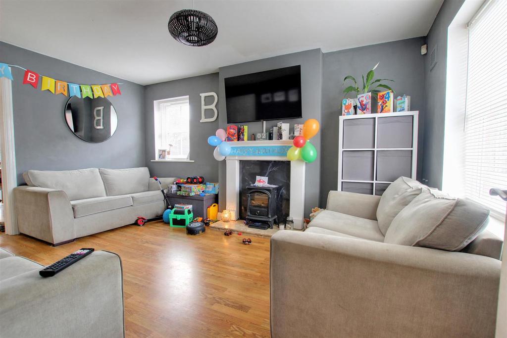 Coopers Croft, Leven 3 bed end of terrace house - £175,000