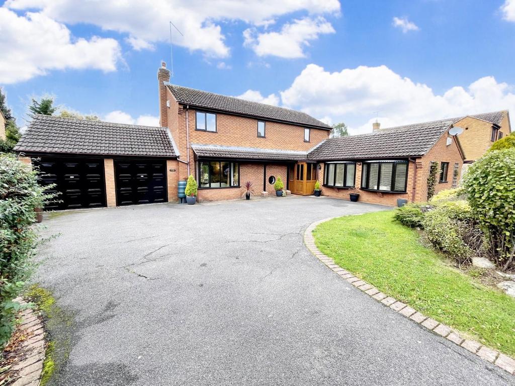 Lister Drive West Hunsbury 4 Bed Detached House £550 000