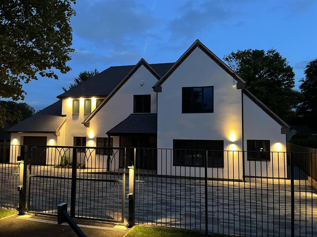 Beeston Fields Drive, Beeston 5 bed house - £1,600,000