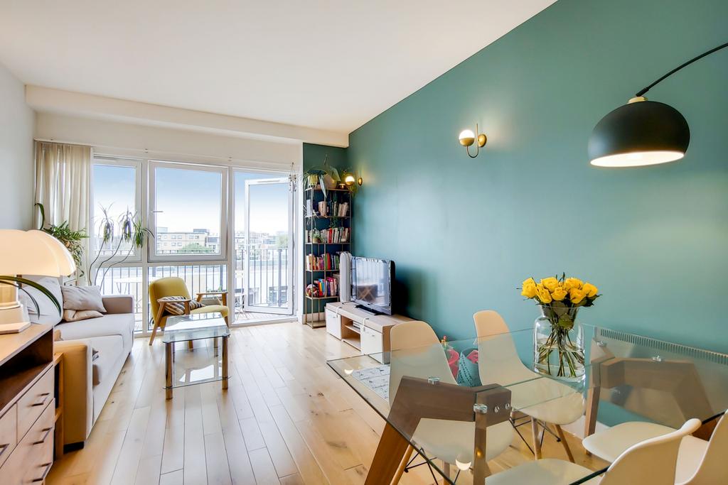 Hacon Square, E8 2 bed flat - £2,350 pcm (£542 pw)