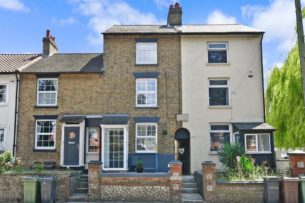 Loose Road, Loose, Maidstone, Kent 3 bed terraced house - £350,000