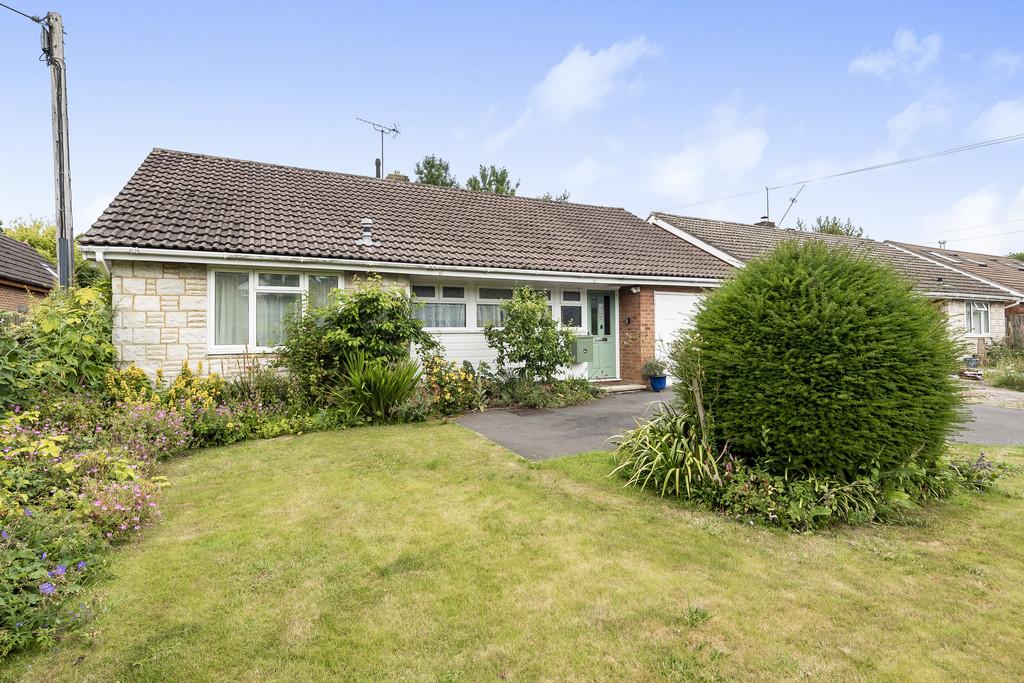 Springvale Road, Winchester 3 bed detached bungalow - £525,000