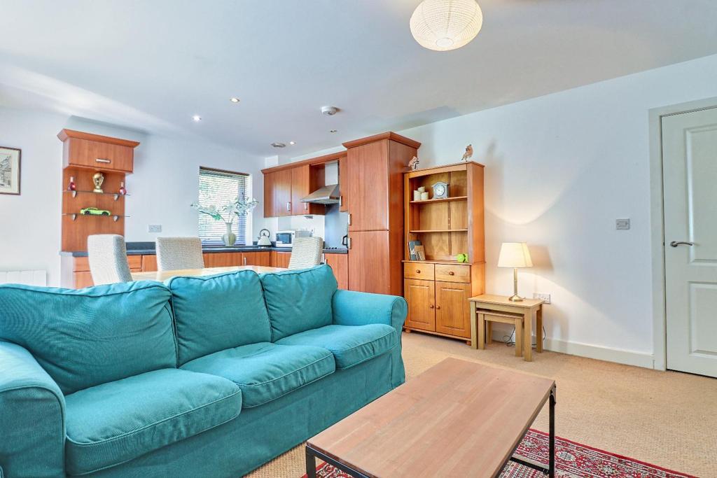 Cornmill View, Horsforth 2 bed apartment - £165,000