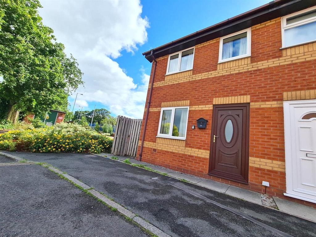 Springfield Court, Leek 2 bed semi-detached house - £134,950