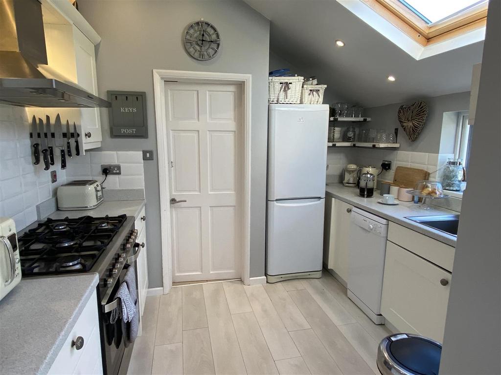 Albany Road, Bexhill-On-Sea 3 bed flat - £325,000
