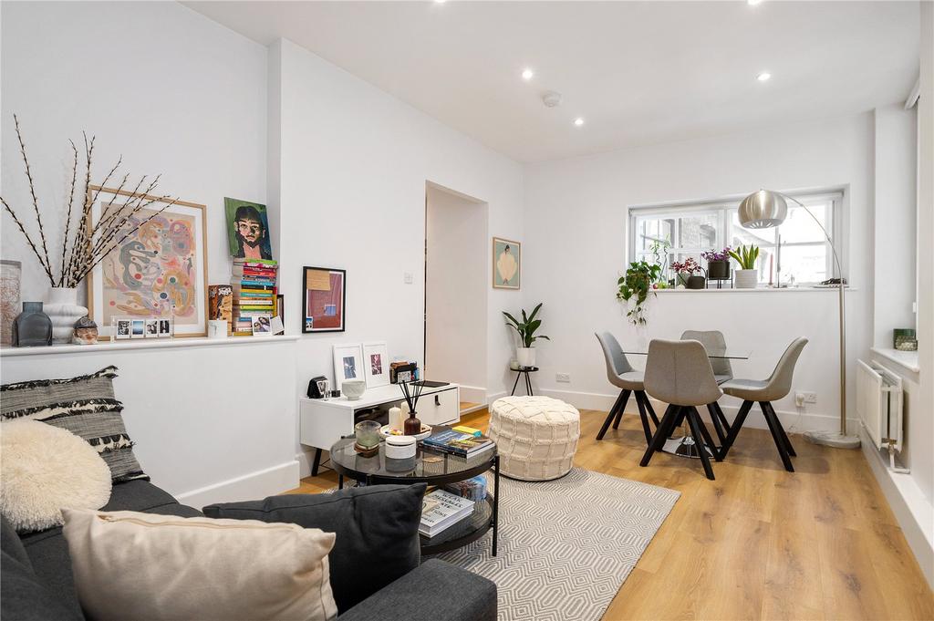 East House, Eastcheap, London, EC3M 1 bed apartment - £1,842 pcm (£425 pw)