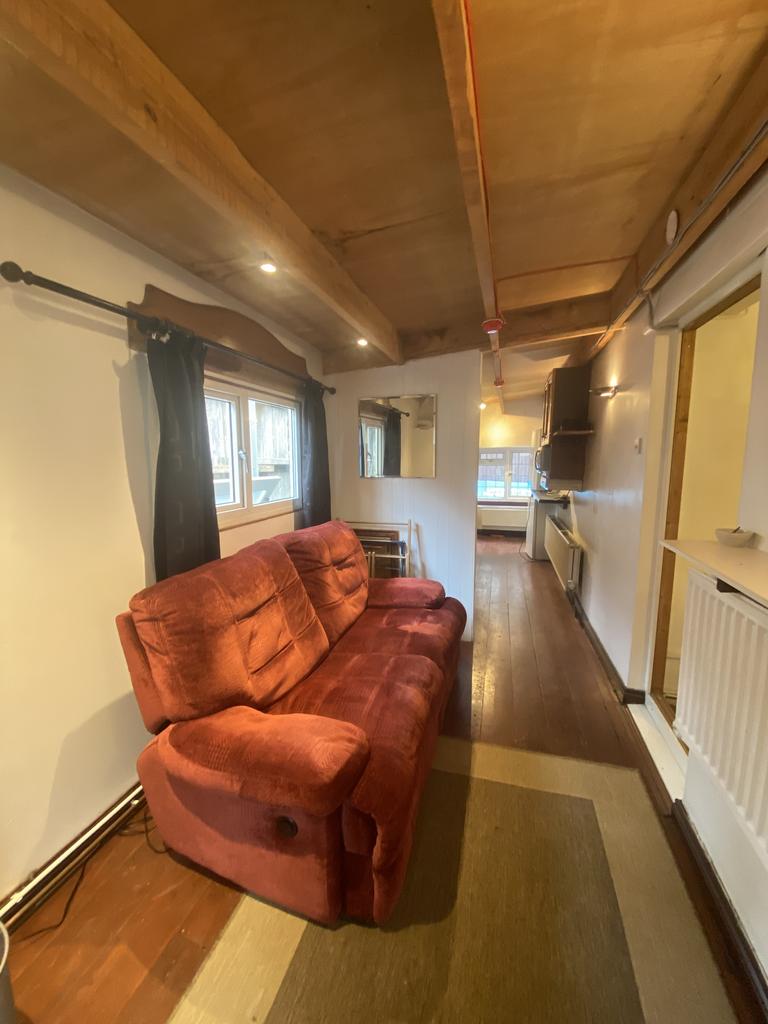 Marymead Drive, Stevenage SG2 1 bed flat - £925 pcm (£213 pw)