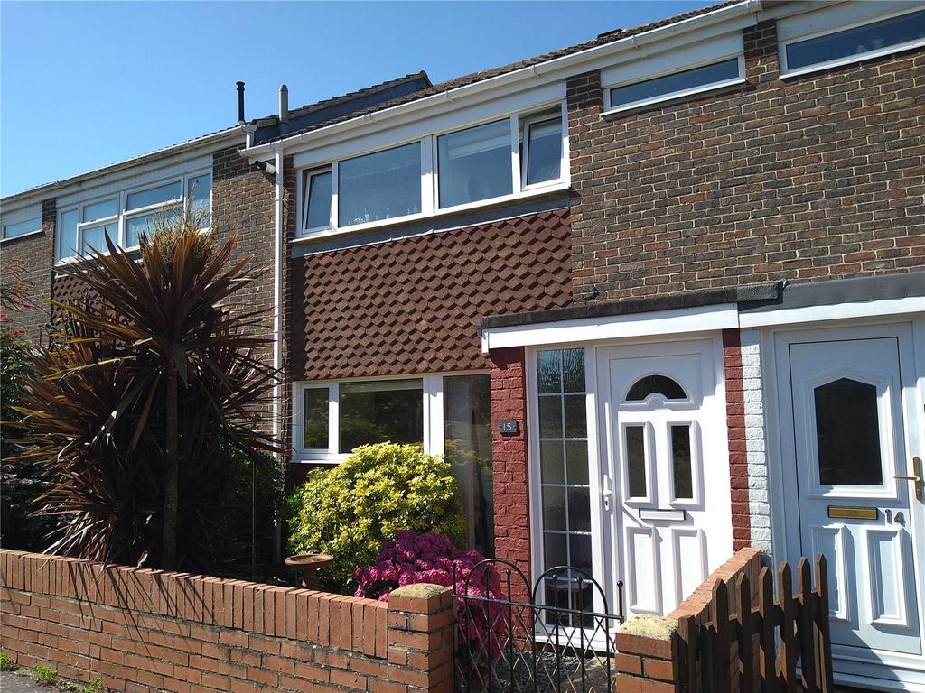 Glebe Drive, Gosport, Hampshire, PO13 3 bed terraced house - £275,000