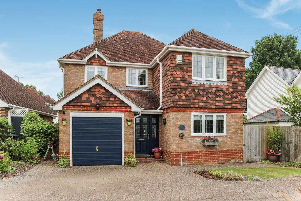Beaconsfield Road, Chelwood Gate, RH17 4 bed house for sale - £625,000