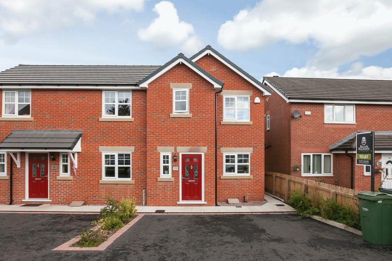 Mill Lane, Coppull, PR7 5AN 3 bed semi-detached house - £695 pcm (£160 pw)