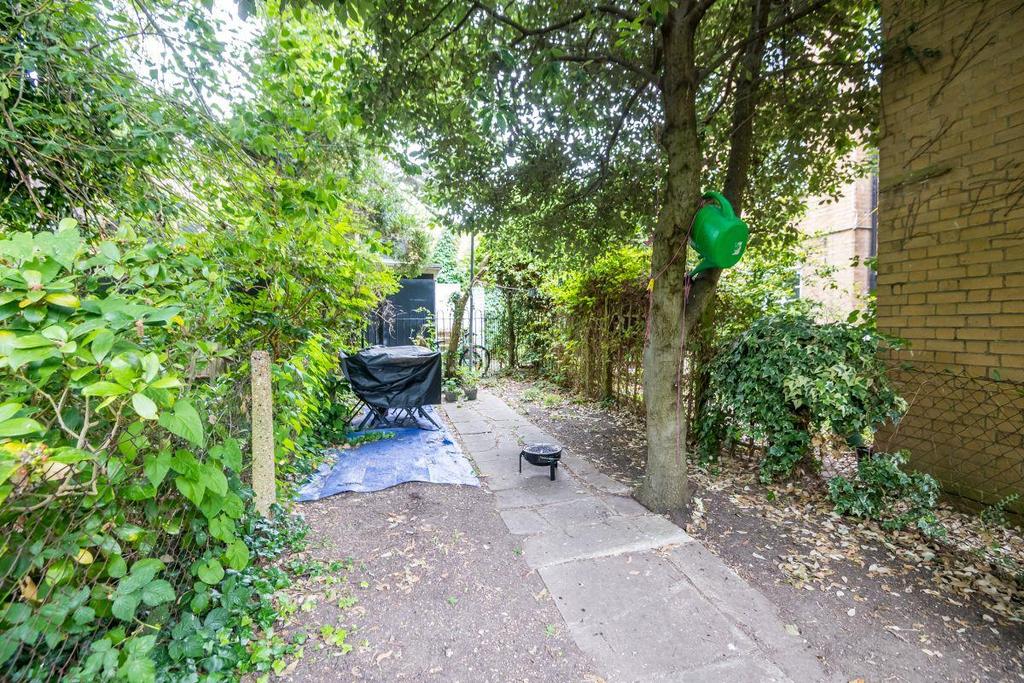 Grove Lane, Camberwell, SE5 2 bed flat - £475,000