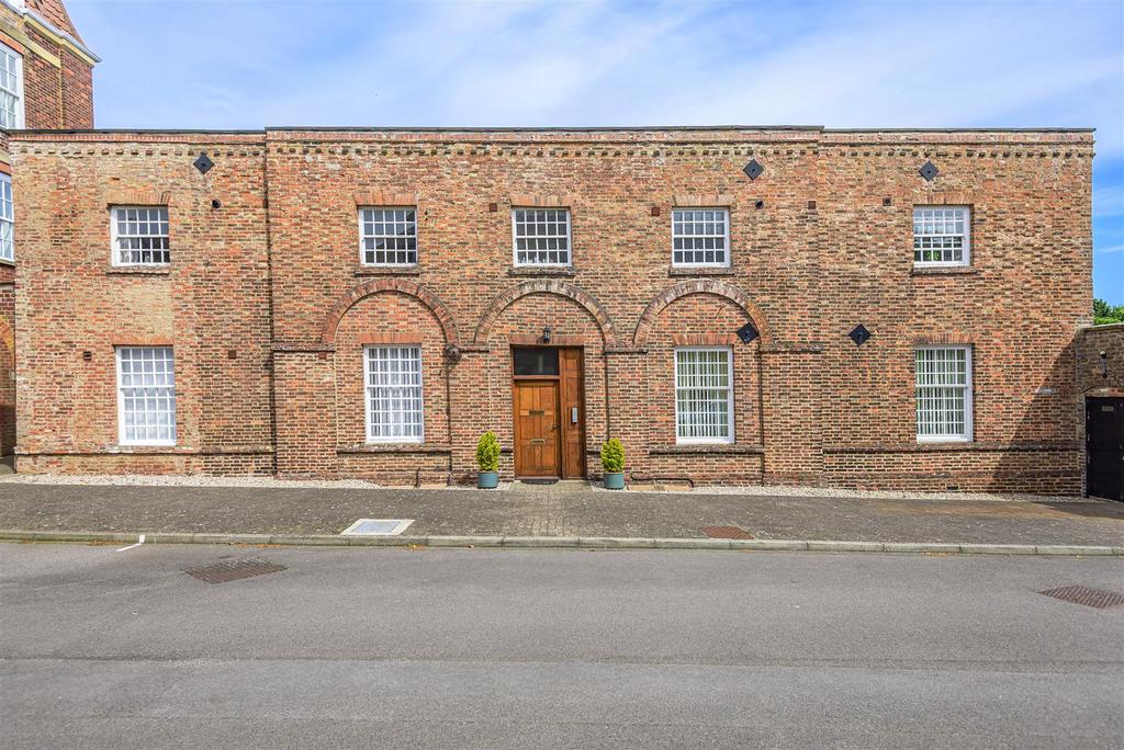The Stables Hunmanby Hall, Filey... 2 bed flat - £160,000