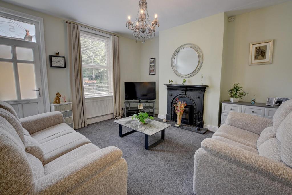 Gisburn Road, Barrowford, Nelson 3 bed terraced house - £152,950