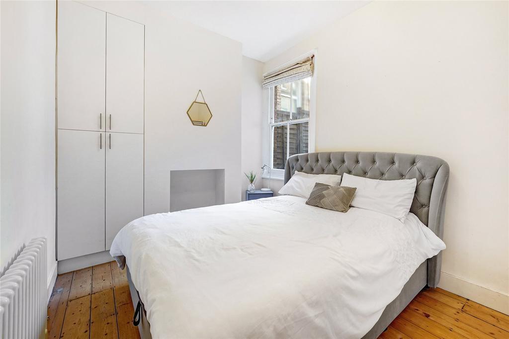 Marcus Street, London, SW18 2 bed apartment - £535,000