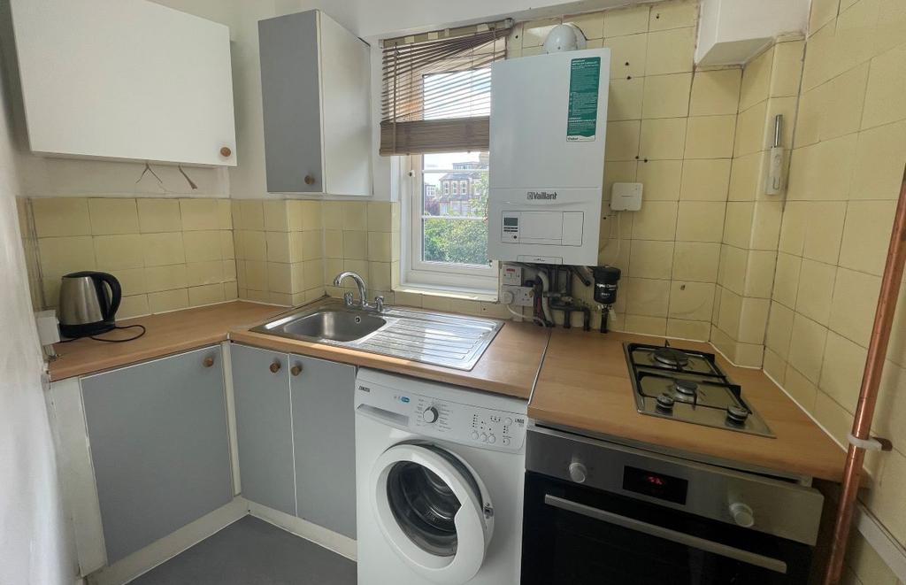 Flat 18 Embassy House, West End Lane, West Hampstead, London, NW6 2NA 2 ...