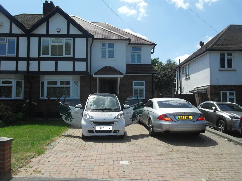 Oaklands Avenue, WD19 4LW 5 bed semi-detached house - £2,600 pcm (£600 pw)