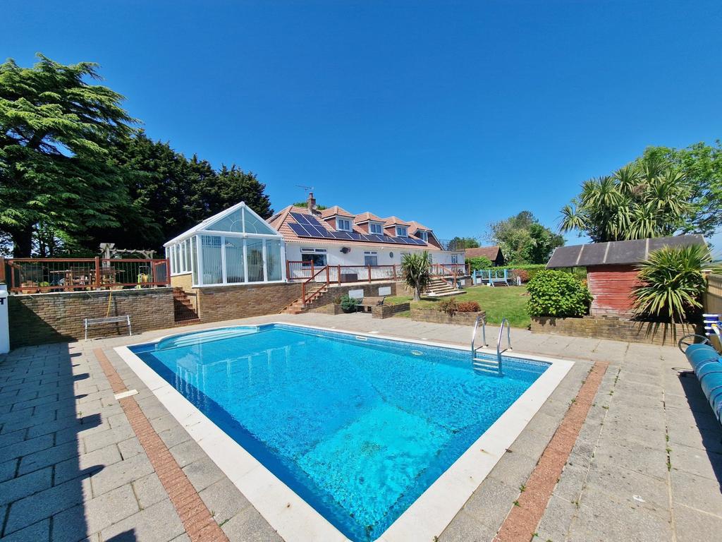 Dover Road, Ringwould, Deal, Kent, CT14 4 bed detached house - £875,000