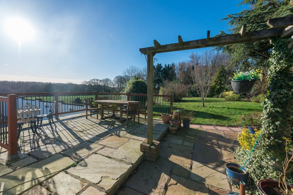 Dover Road, Ringwould, Deal, Kent, CT14 4 bed detached house - £875,000