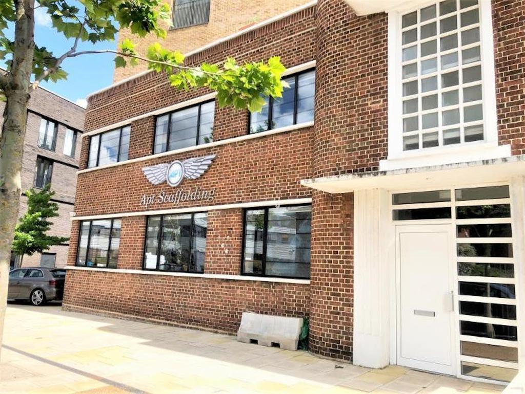 Unit 4 Brentford Lock West, Commerce... Office