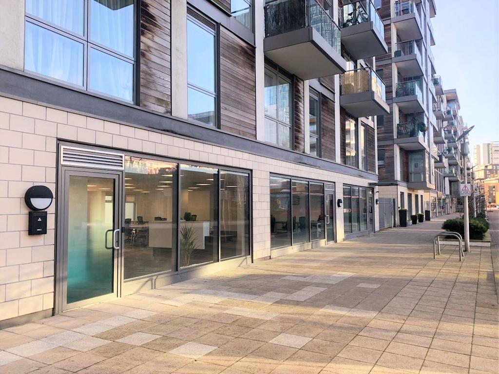 Gilbert House, GWQ, Great West Road... Office - £4,600 pcm (£1,062 pw)