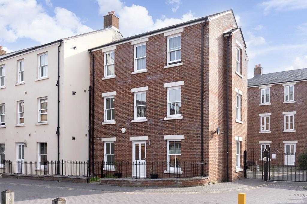 Oxford Terrace, Gloucester GL1 3NT 1 bed ground floor flat - £600 pcm ...