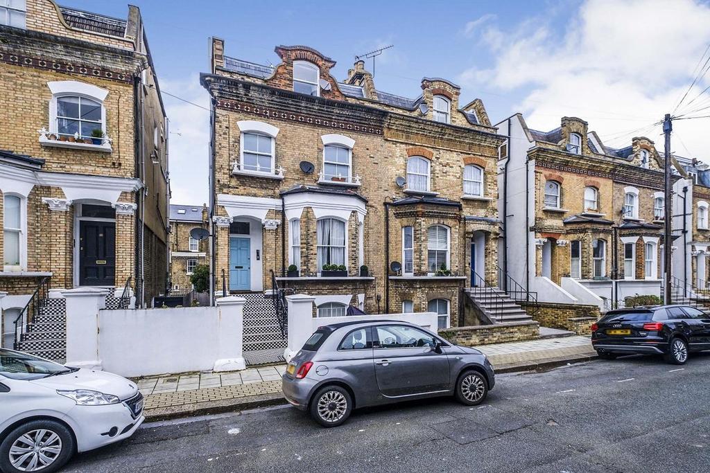 Oberstein Road, Battersea 1 bed flat - £450,000