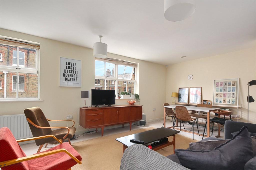 Clapton Square, Clapton, London, E5 2 bed flat - £440,000