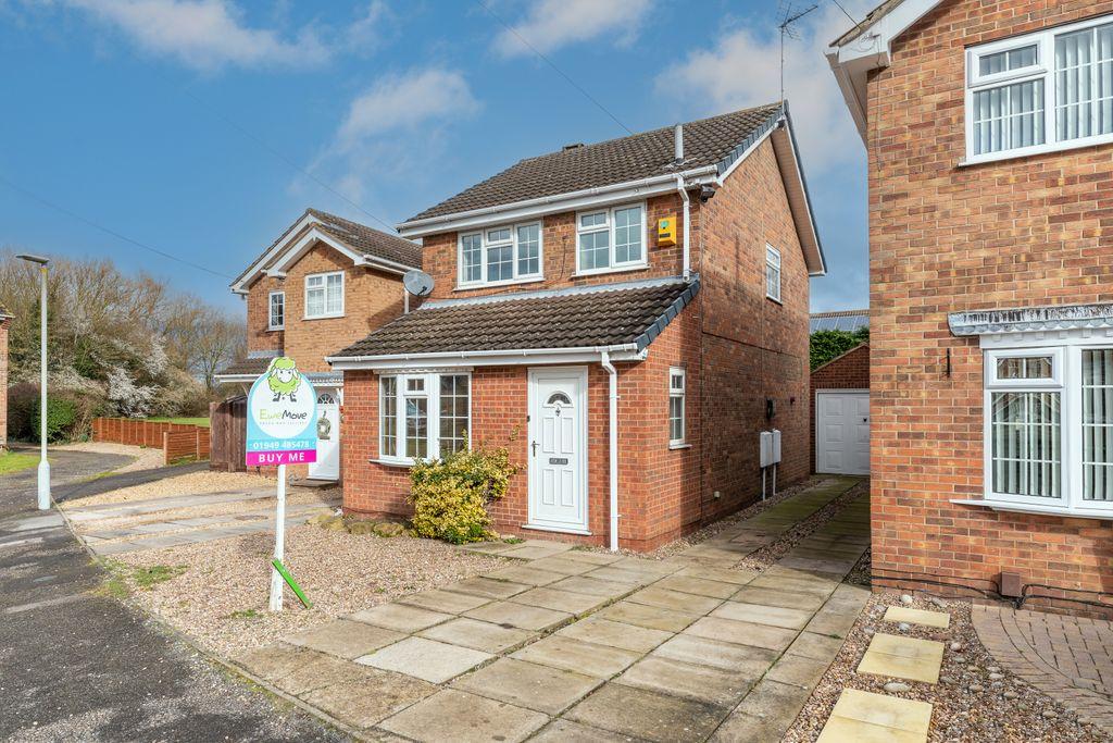 Milburn Grove, Bingham NG13 8SP 3 bed detached house - £250,000