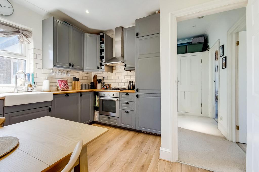 Athenlay Road, London, SE15 2 bed flat - £450,000