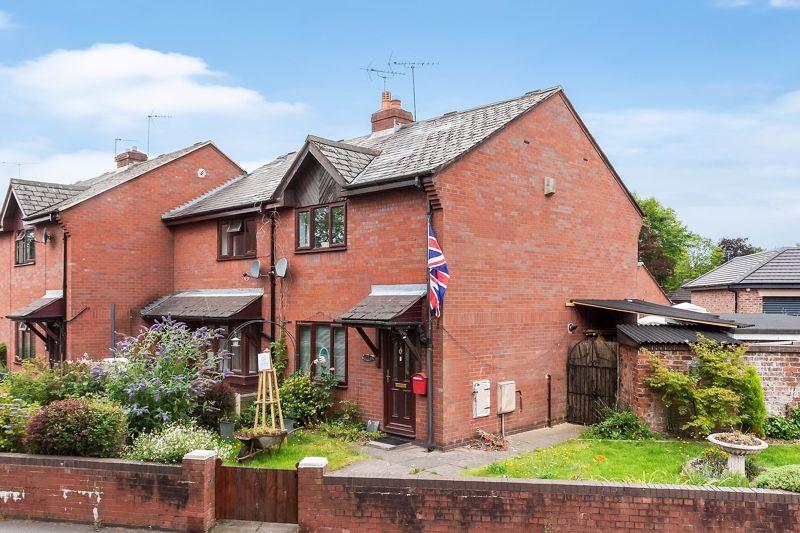 Congleton Road, Sandbach 2 bed mews - £180,000