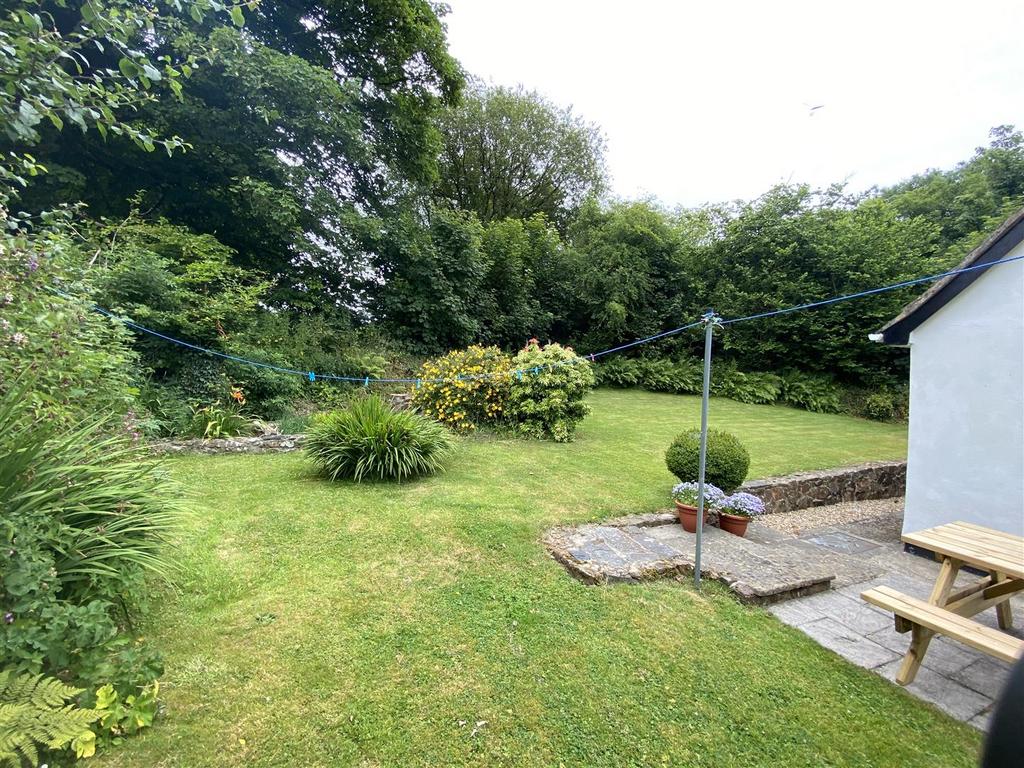 New Moat Clarbeston Road 3 Bed Detached Bungalow £430 000
