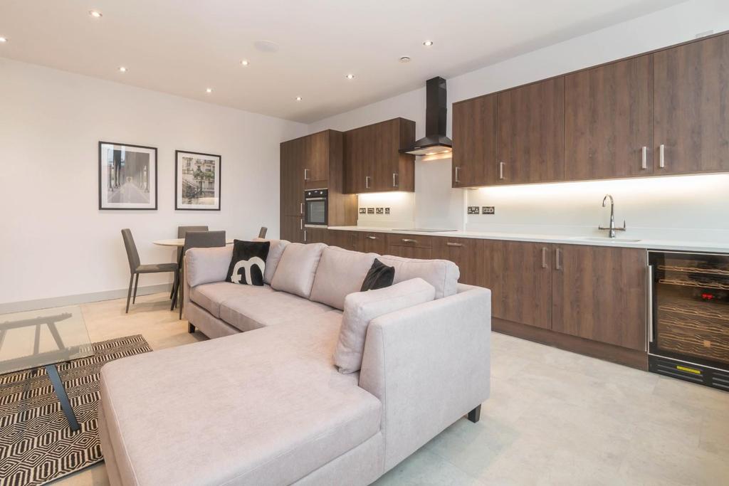 St James' Court, Lionel Street, B3 1AQ 2 bed apartment - £1,250 pcm (£ ...