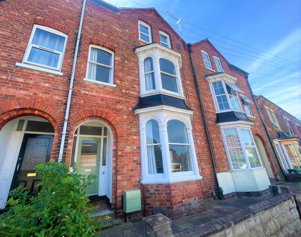 Altham Terrace, Lincoln, LN5 5 bed terraced house - £240,000