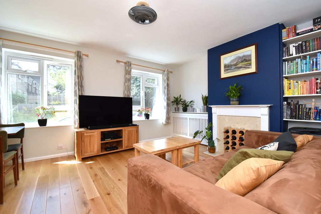 Greystead Road 2 bed flat - £400,000