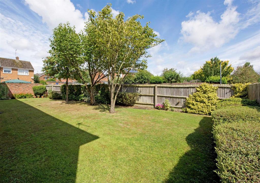 Bilbrook Road, Codsall, Wolverhampton 2 bed apartment - £675 pcm (£156 pw)
