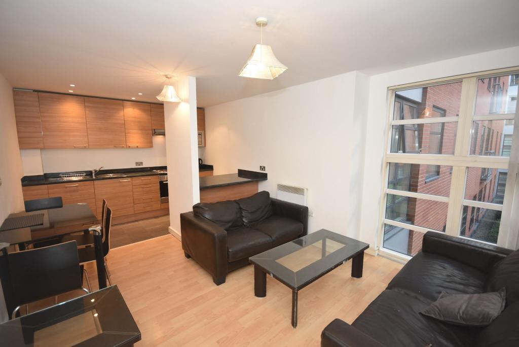 The Quadrangle, Manchester, M1 5QD 2 bed apartment - £1,450 pcm (£335 pw)