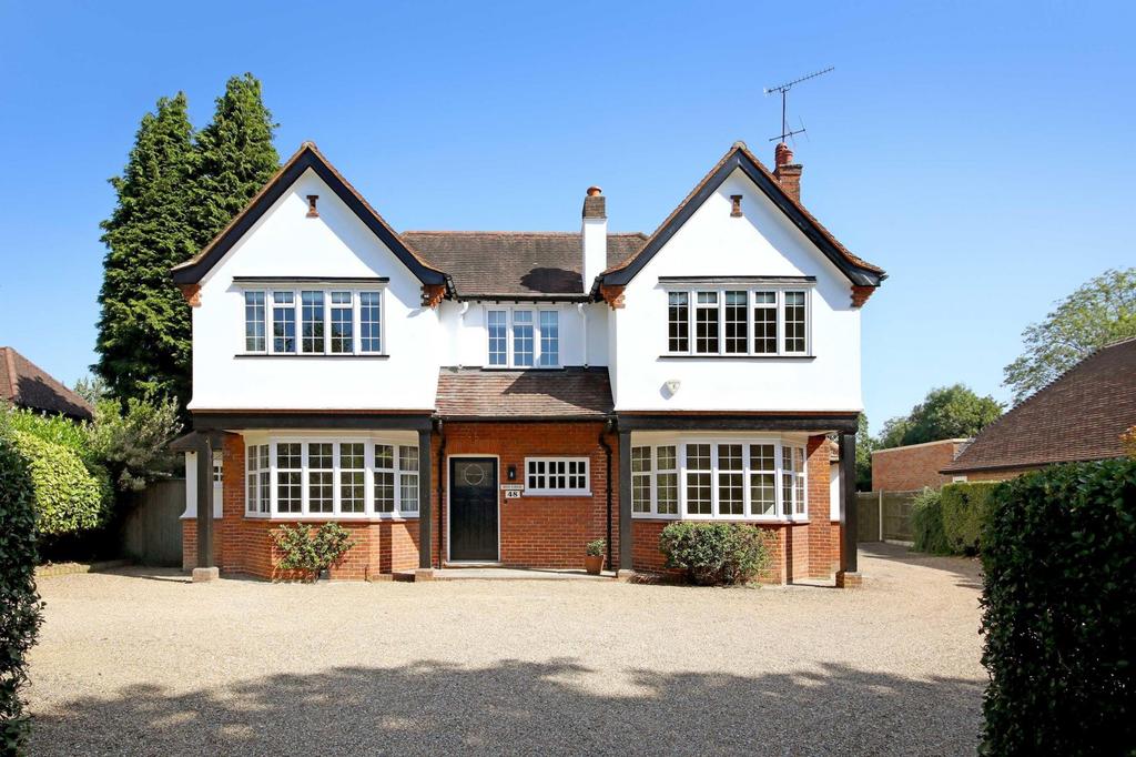 Bulstrode, Gerrards Cross... 5 bed detached house - £4,500 pcm (£1,038 pw)