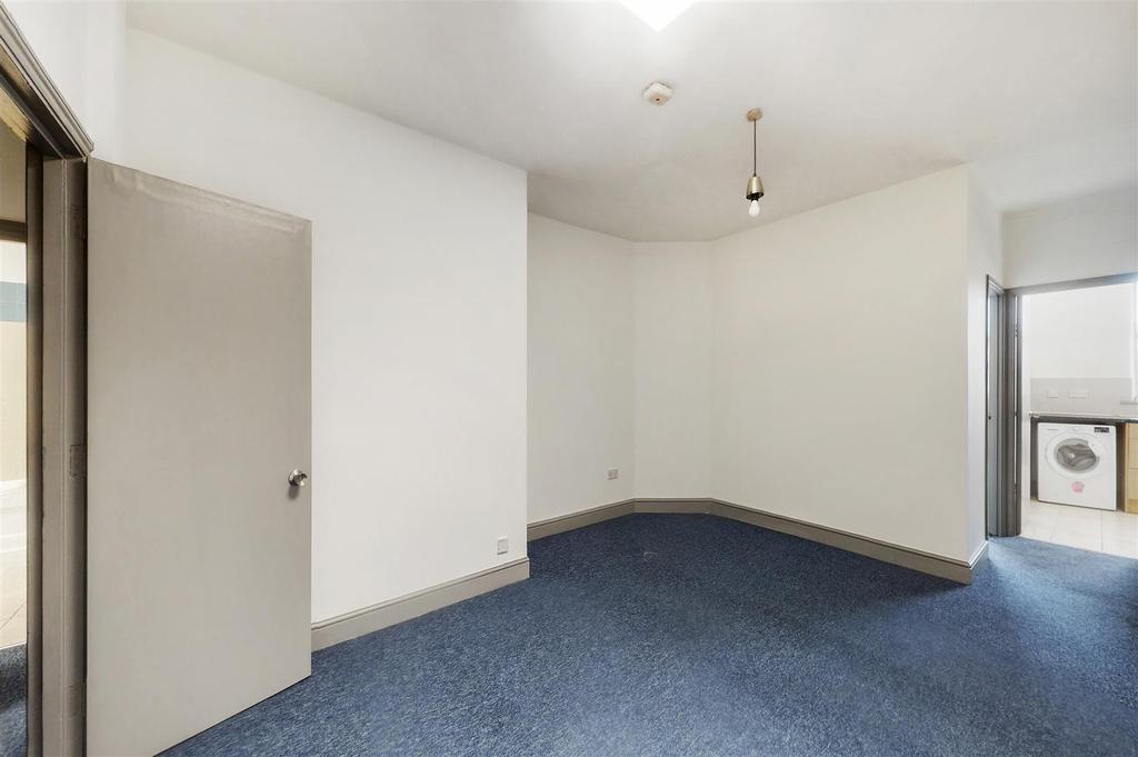 Neasden Lane, Neasden 2 bed flat - £285,000