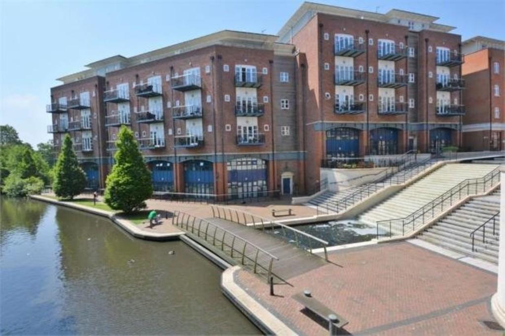 Waterside Heights, Waterside, Dickens... 2 bed apartment - £235,000