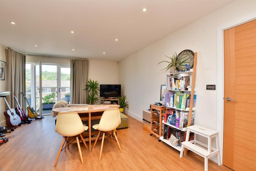 Yorke Road, Reigate, Surrey 1 bed apartment - £325,000