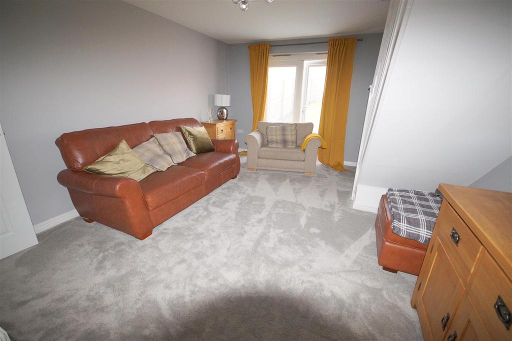 Harley Head Avenue Lightcliffe 2 bed end of terrace house - £195,000