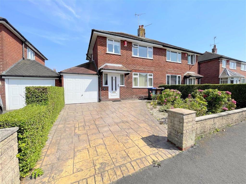 Wilton Avenue, Cellarhead, Werrington 2 bed semi-detached house - £195,000
