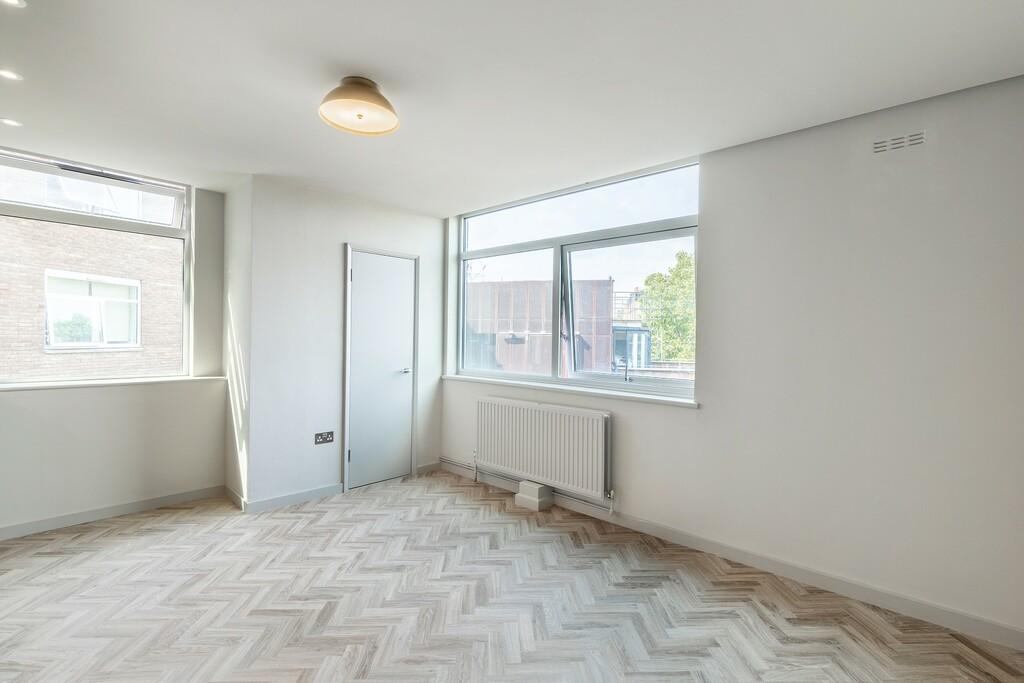 Holbein Place, Chelsea, SW1W 1 bed flat - £2,383 pcm (£550 pw)