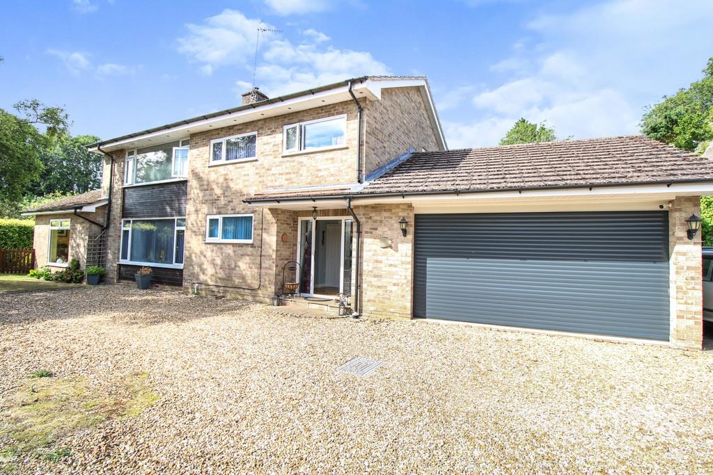 The Dell, Vernham Dean 4 bed detached house - £750,000