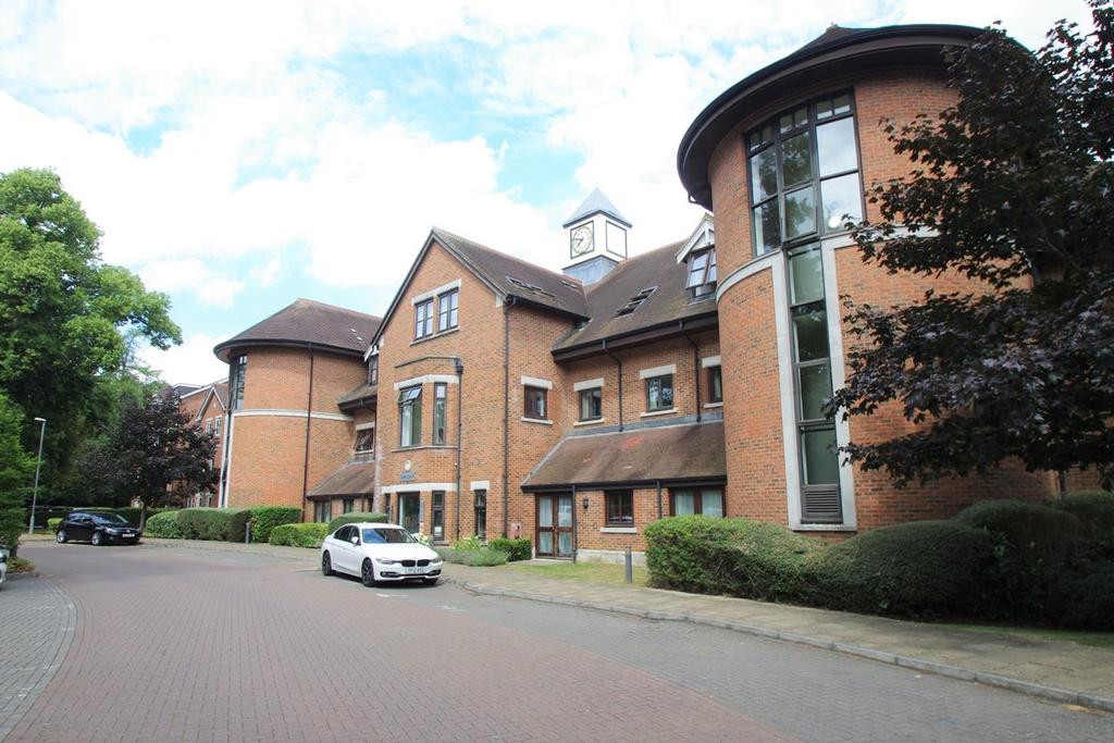 Silas Court, Lockhart Road, WATFORD... 2 bed apartment - £1,400 pcm (£ ...