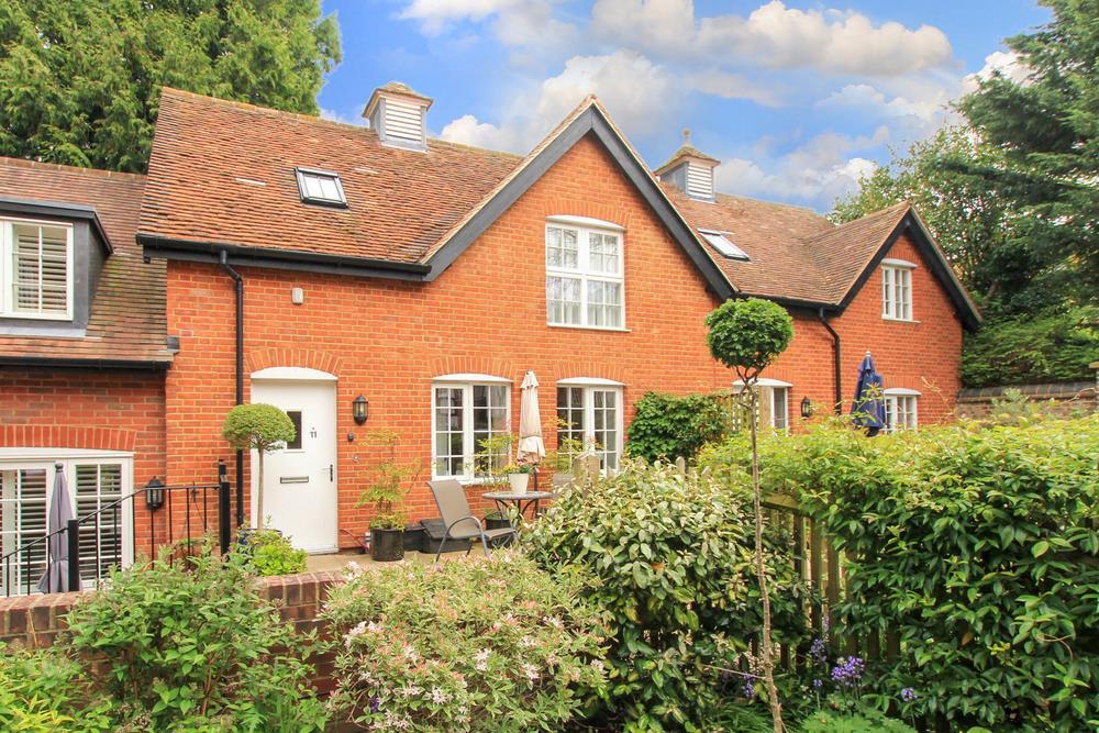 Tring 1 bed terraced house - £375,000