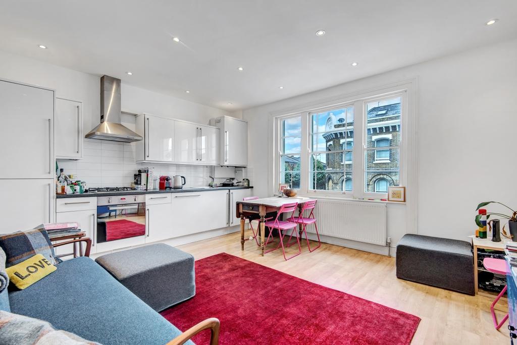 Barnsbury Street Islington N1 2 bed flat - £2,600 pcm (£600 pw)