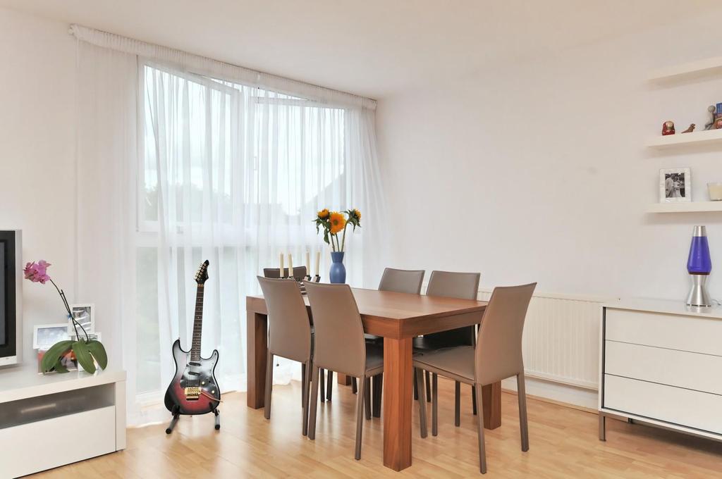 Spice Court, Asher Way, Wapping, London, E1W 1 bed flat - £1,842 pcm (£ ...