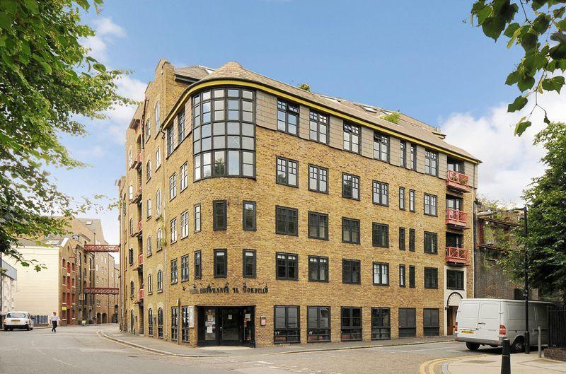 Sanctuary Court, Reardon Path... 1 bed apartment - £1,950 pcm (£450 pw)
